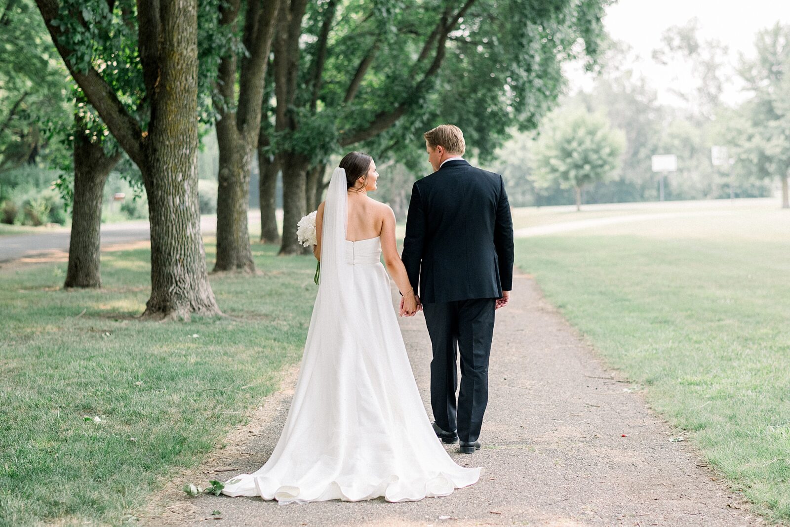 Edina Country Club Wedding | Olivia Beyers Photography